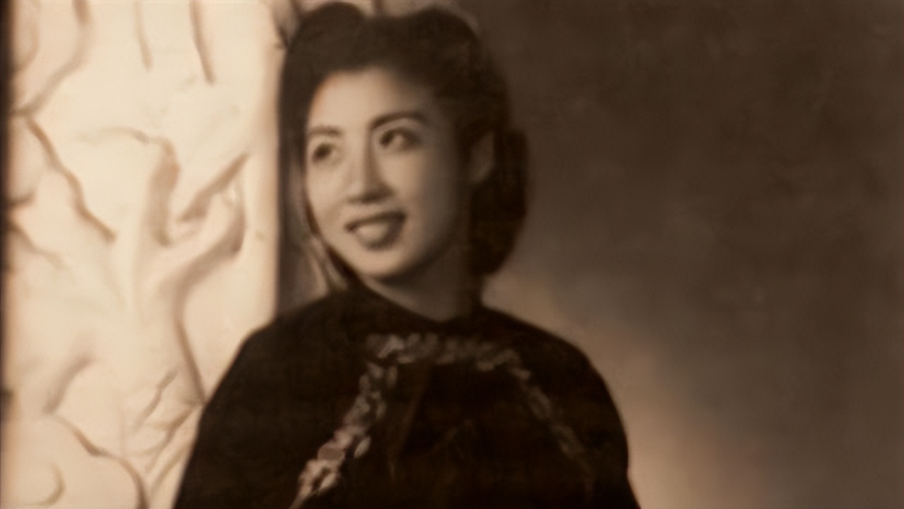 In 2007, 60 years after Zhang Lingfu's death, his widow boarded ...