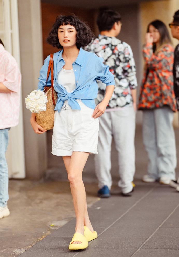 The street photos of Shanghai girls are really eye-catching. Although ...