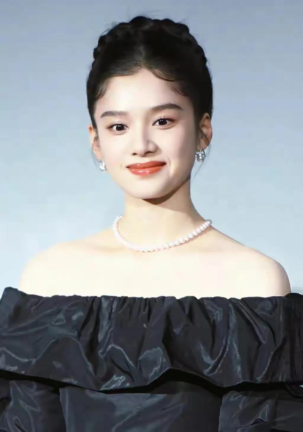 Zhang Jingyi attended the press conference of [Anonymous], so ...