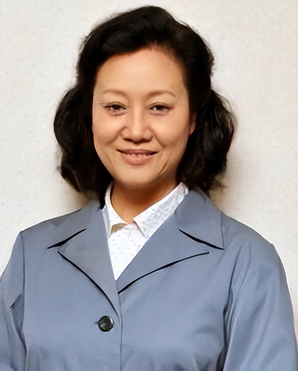 Che Xiao's mother, Wang Liyun, posted a message late at night: Good boy, you have not left, you ...