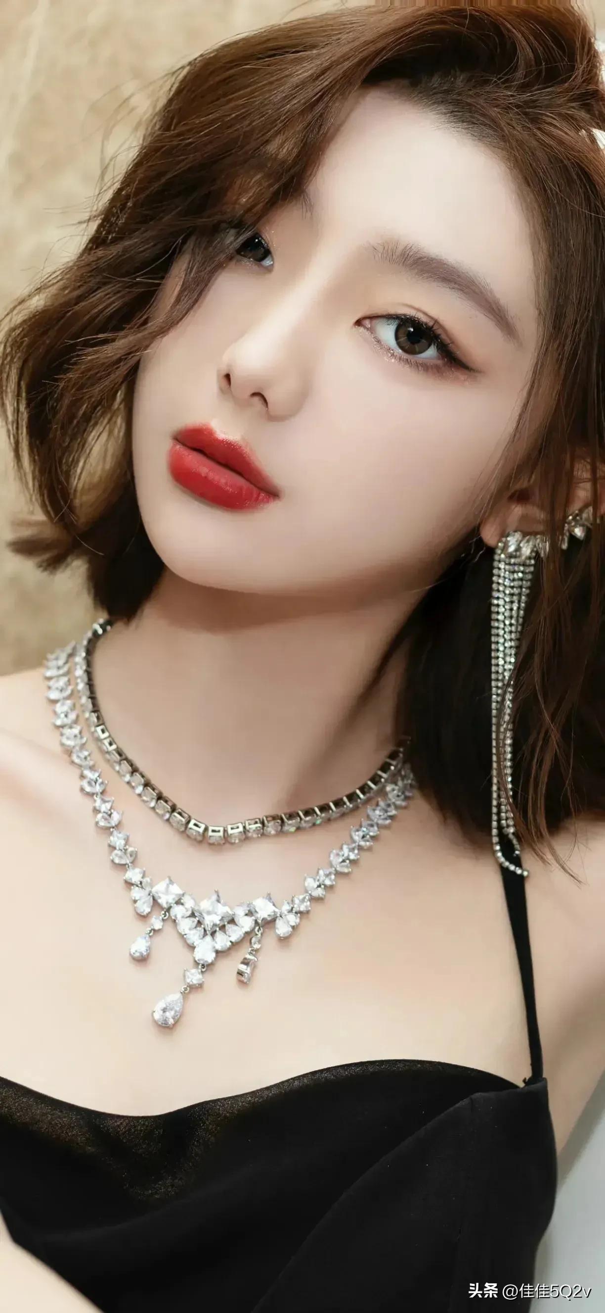 New World of Entertainment • All Stars Wallpaper - iMedia