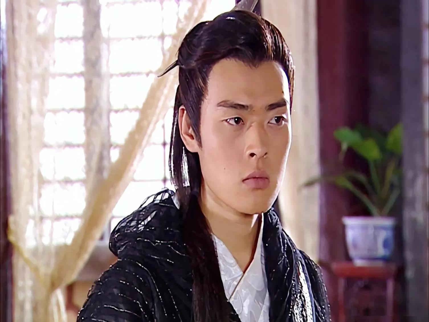 Zhang Tong went from the screen to the stage of the drama, and his ...