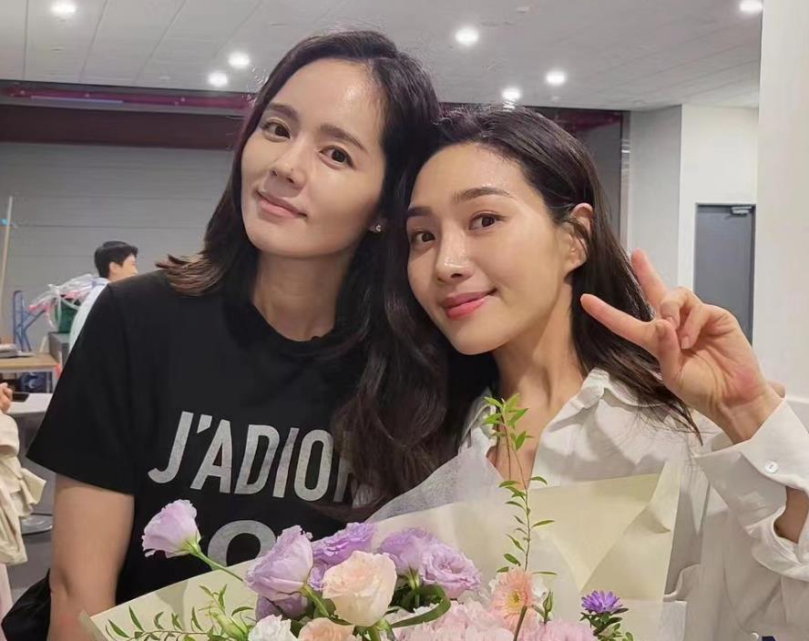 41-year-old Han Jiaren's close-up exposure: Appearing without makeup ...