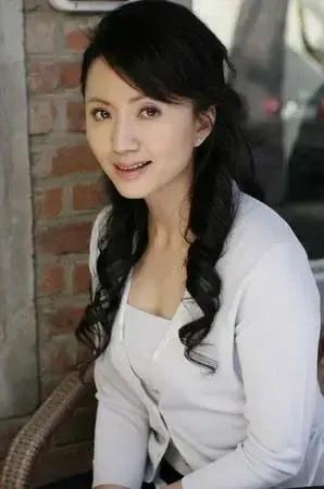 Elegant and generous, virtuous and kind Lu Ling wallpaper - iNEWS