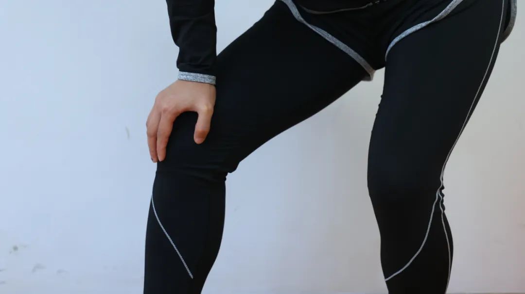 What are the clinical manifestations of sacroiliitis?Doctor's Tip: The ...