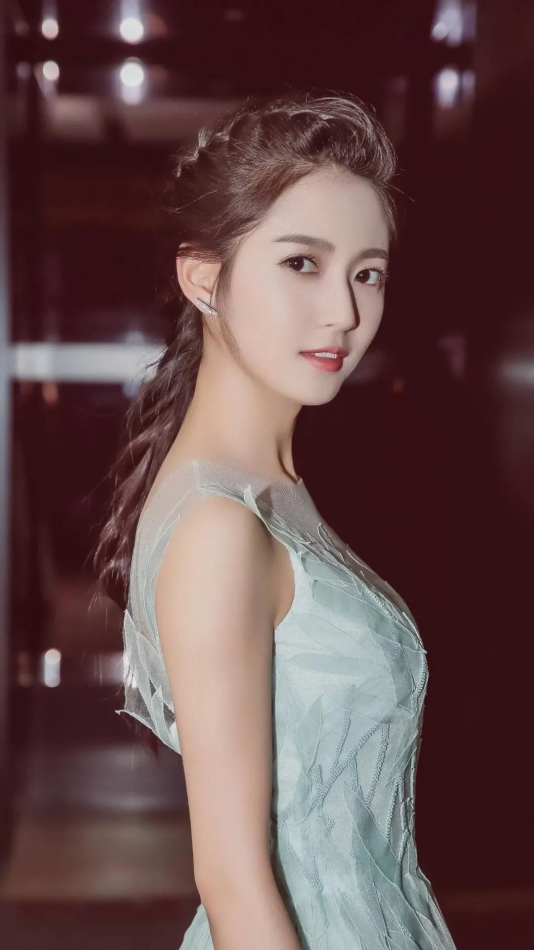 Chen Yuqi's beautiful photo - iNEWS