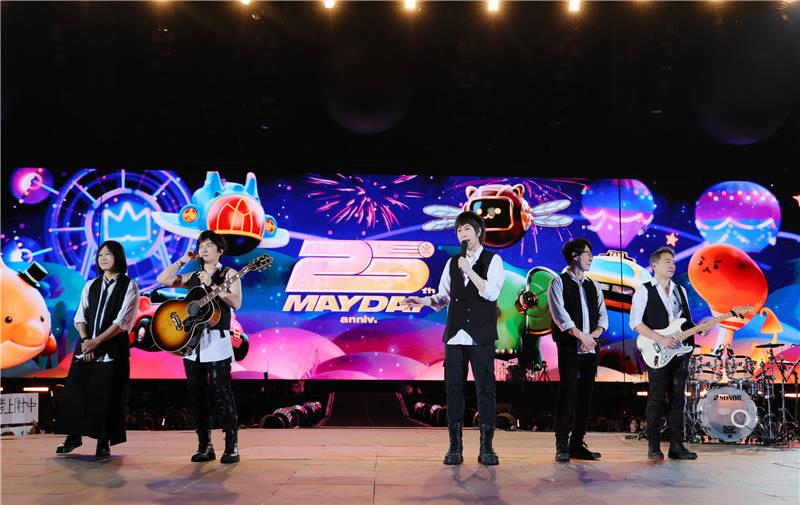 Mayday's "Back to That Day" Tour 360-degree transformation of the music ...