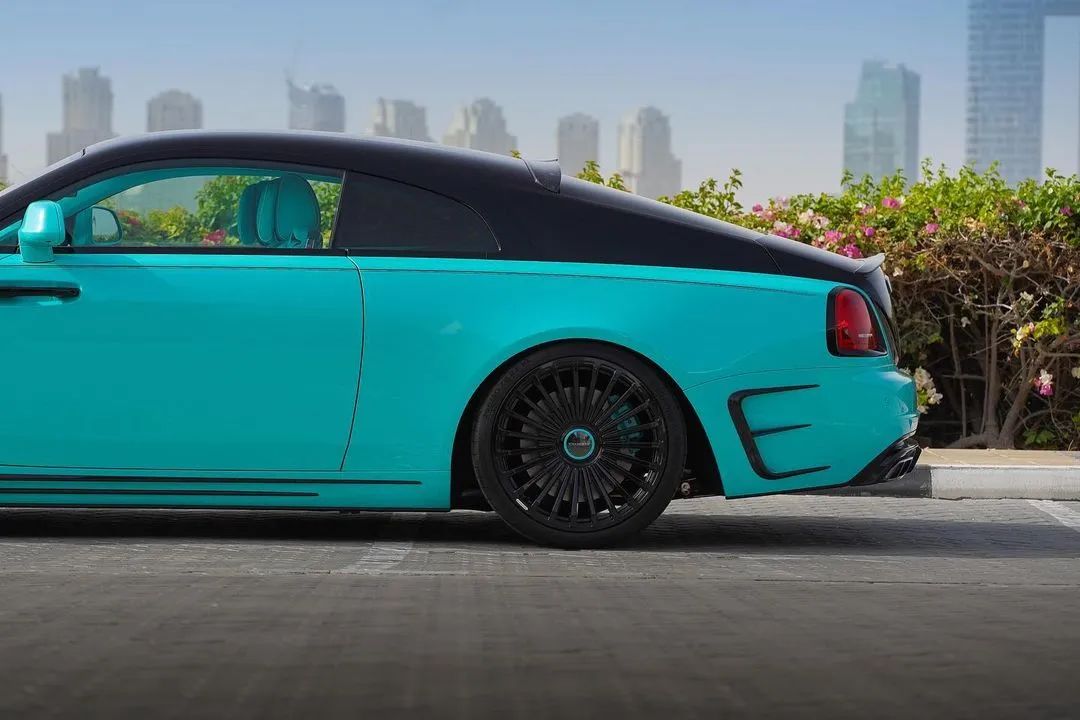 Super luxury coupe ceiling - MANSORY Maisha Rui makes Phantom more "goddess" style - iNEWS