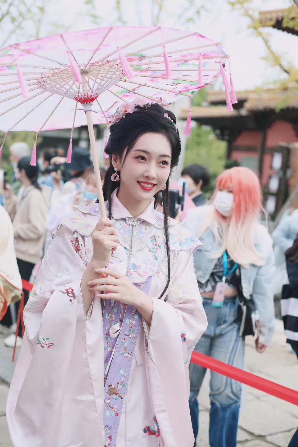 Why is Xuan Lu so beautiful? - iNEWS