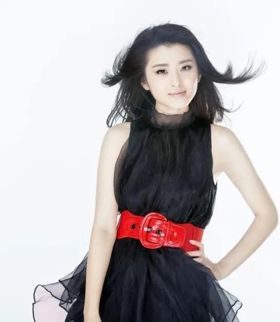 Li Ruojia's beautiful pictures - iNEWS