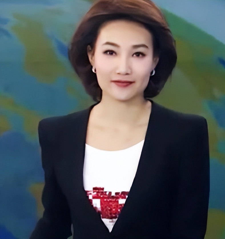 CCTV beauty host Li Zimeng: 45 years old and still unmarried, there is ...