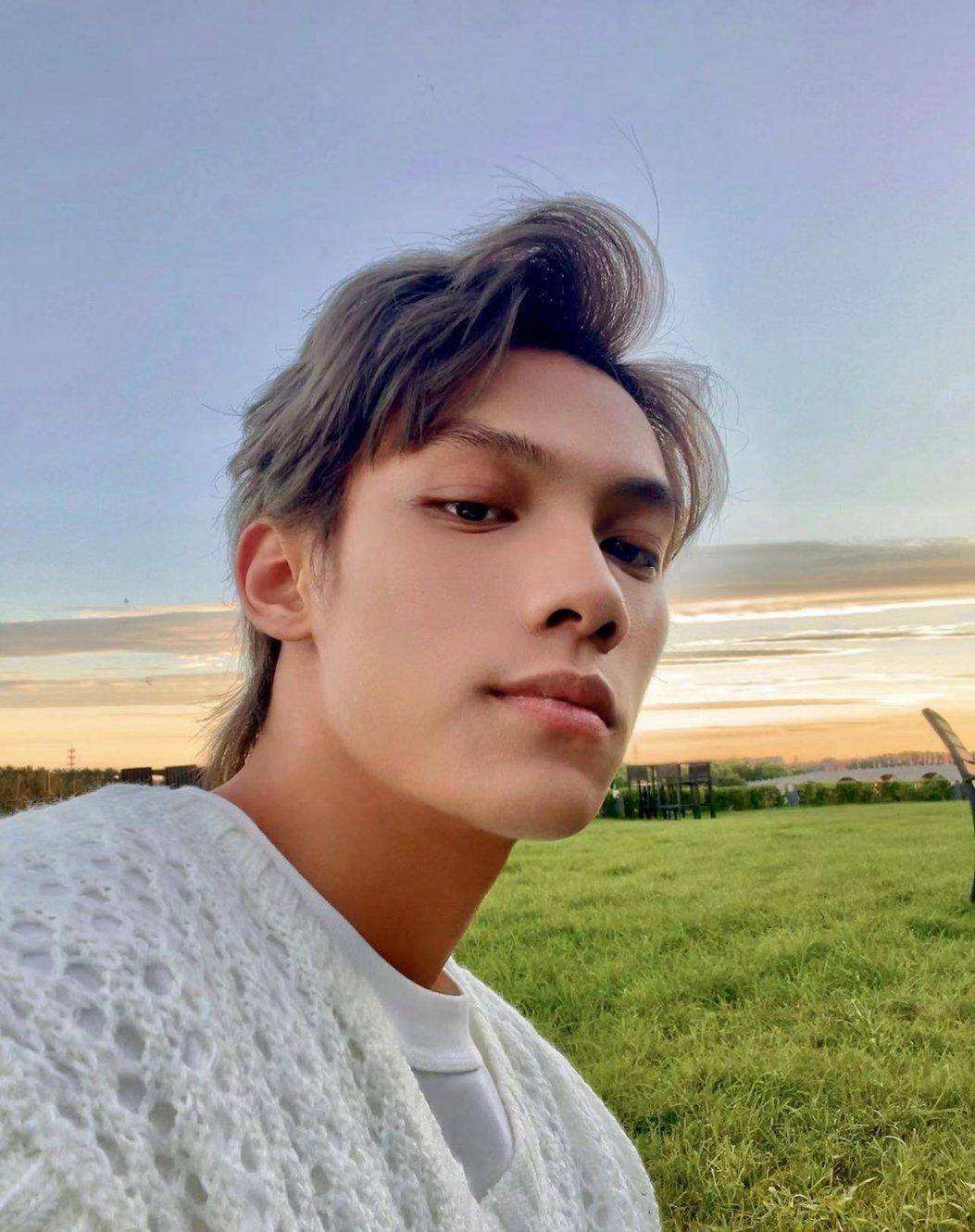 Duan Xingxing appeared at the airport and apologized to fans again ...