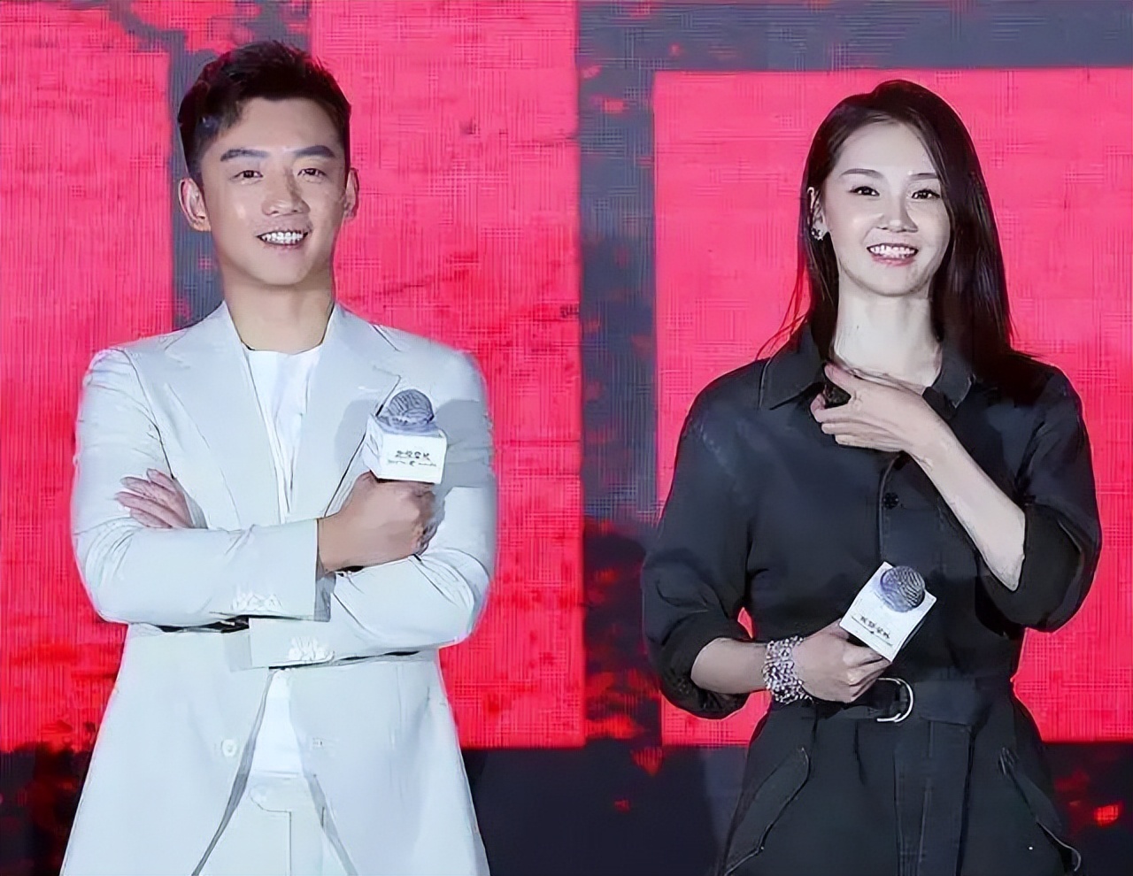 Zheng Kai and his wife Miao Miao - iNEWS