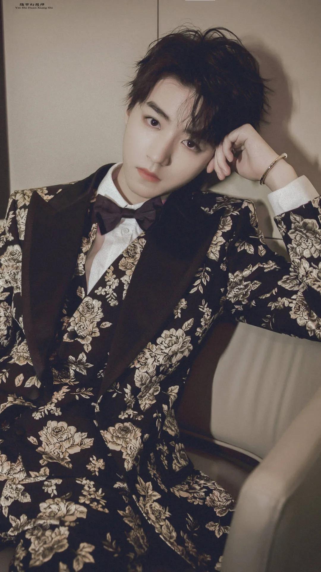 The movie "Tiankeng Falconry" starring Wang Junkai - iMedia