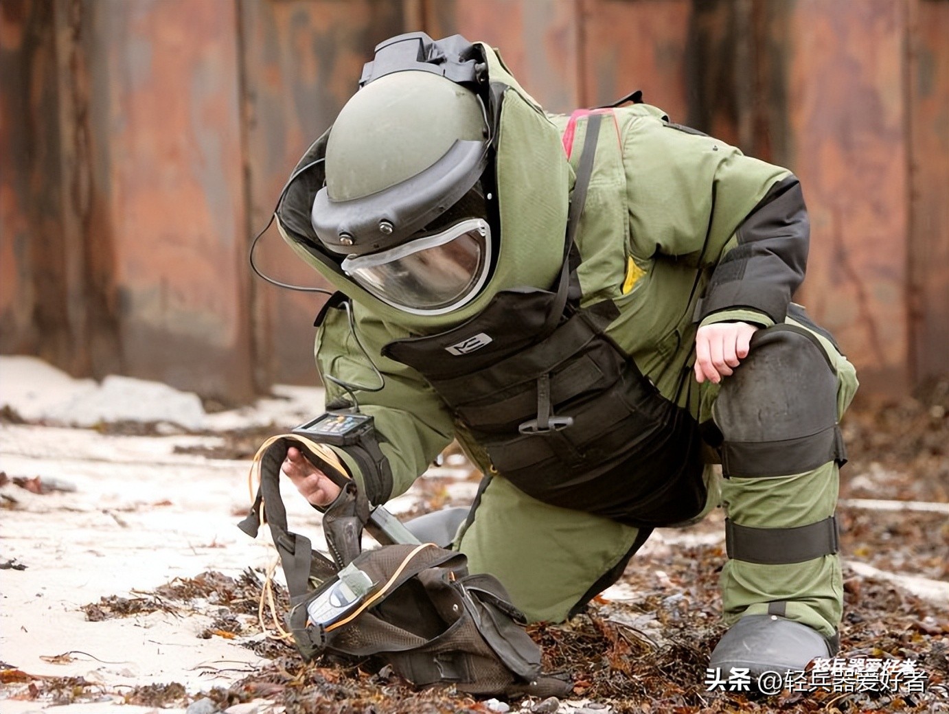 Life-saving clothes on the battlefield, what do real bomb disposal ...