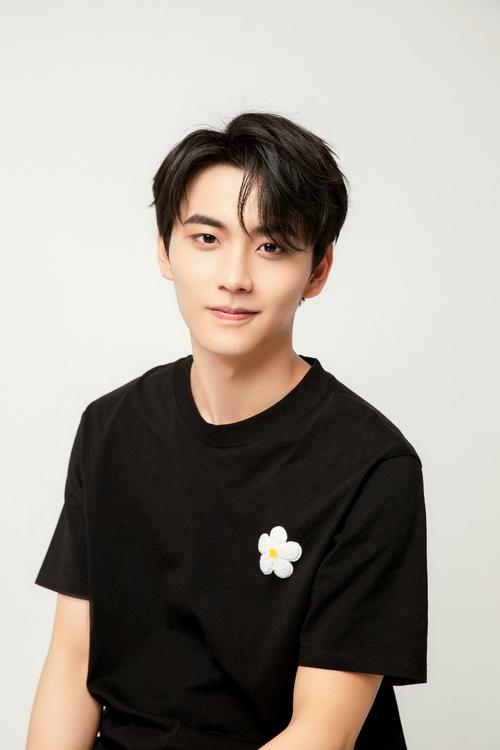 Zhang Ruoyun gave up celebrating more than one year? Cheng Yi succeeds ...