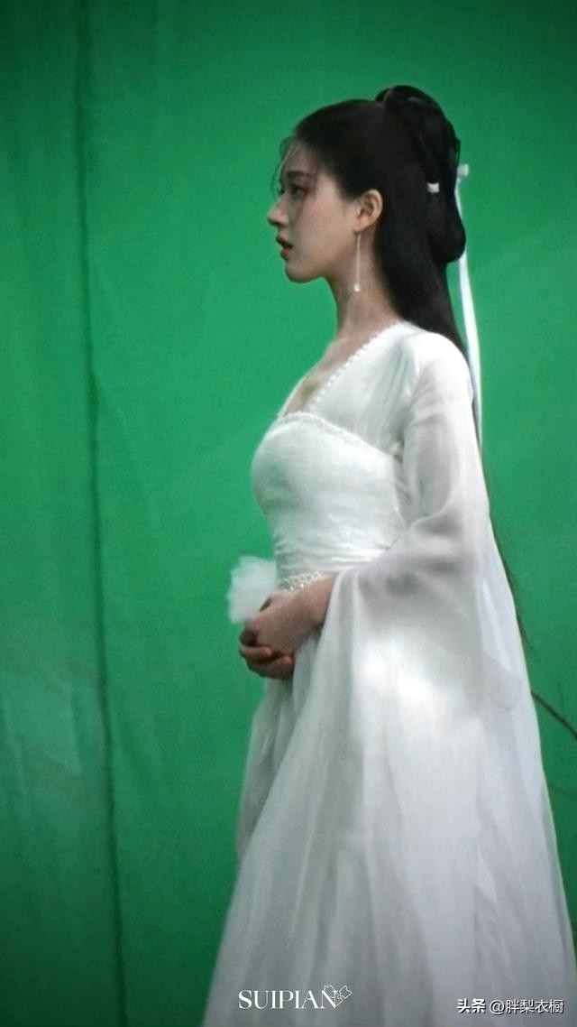 The "posture" of Zhao Lusi's new drama is too superior! Netizen: Dream back to Li Leyan! - iNEWS