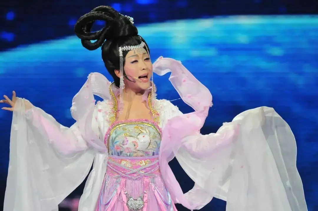 The 45-year-old Li Yugang is neither in love nor married, and his ...