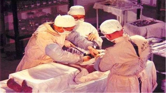 No one dared to dissect the female corpse 2000 years ago, the young man ...