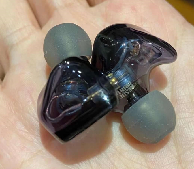 Both sound quality and function, the expressiveness of helium engraved ...