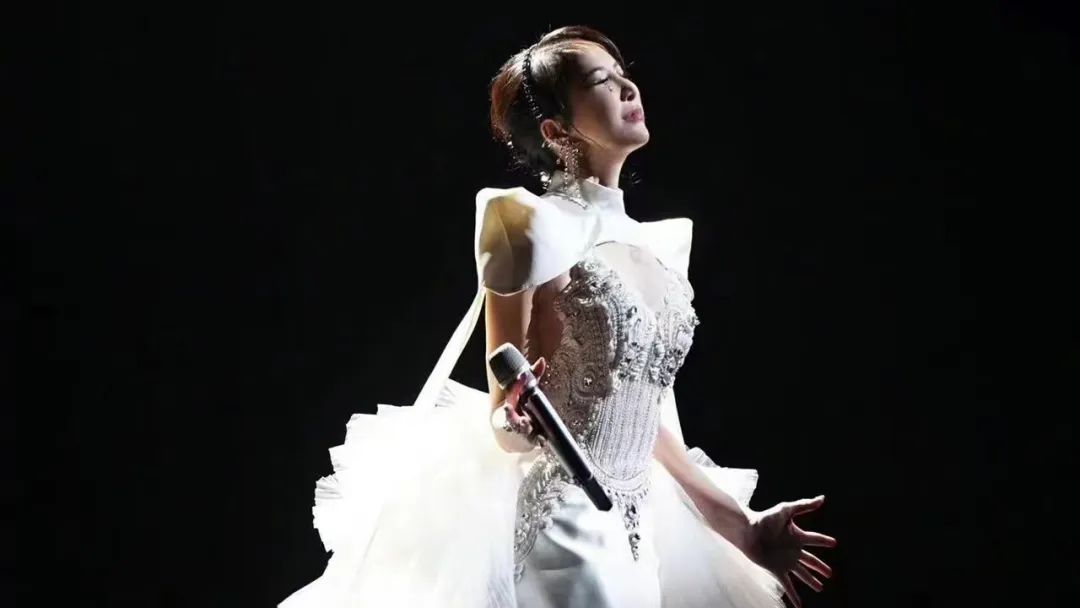 Goodbye Coco Lee, no need to "desperate" from now on - iMedia