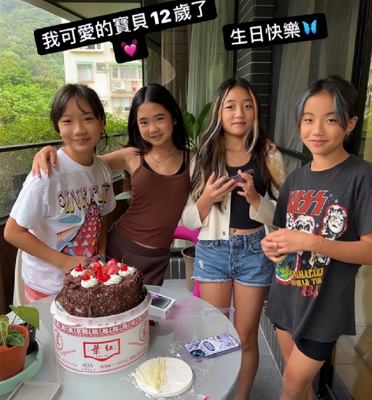 Cao Ge's wife takes a recent photo of her daughter, 12-year-old Grace ...