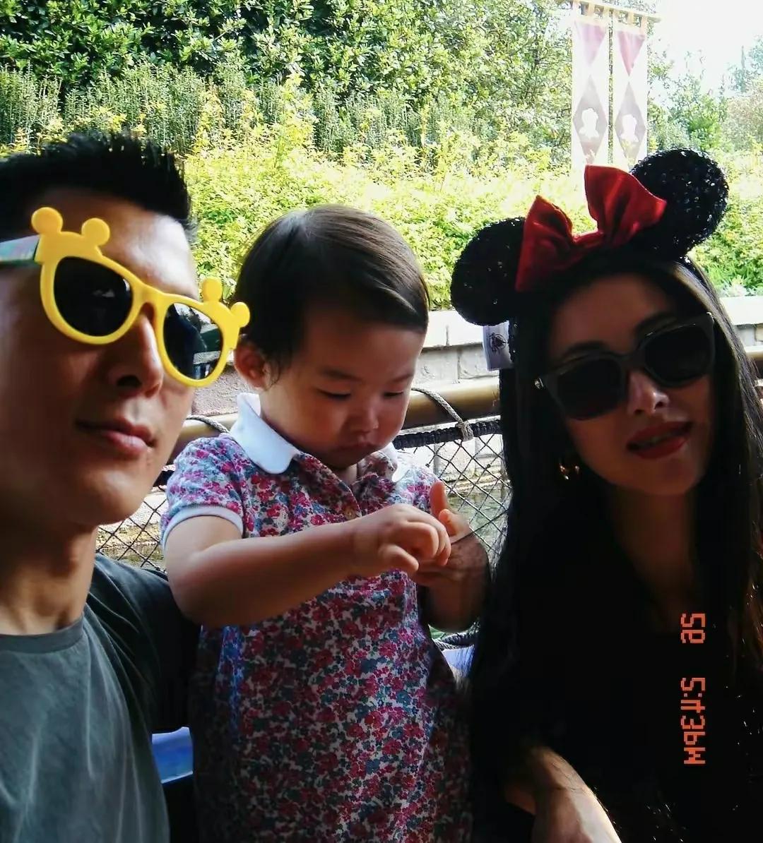 Beauty embryo! Zhu Zhu's family of three went on a trip, her daughter's ...