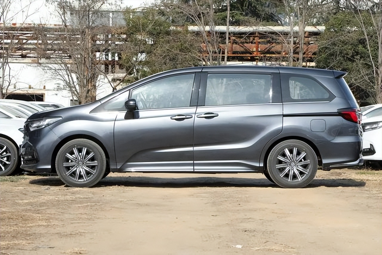 It is recommended to drive MPV as a family car. You may wish to ...
