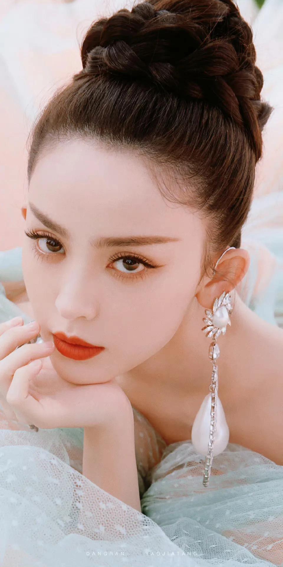 Guli Nazha's beauty is impeccable - iMedia