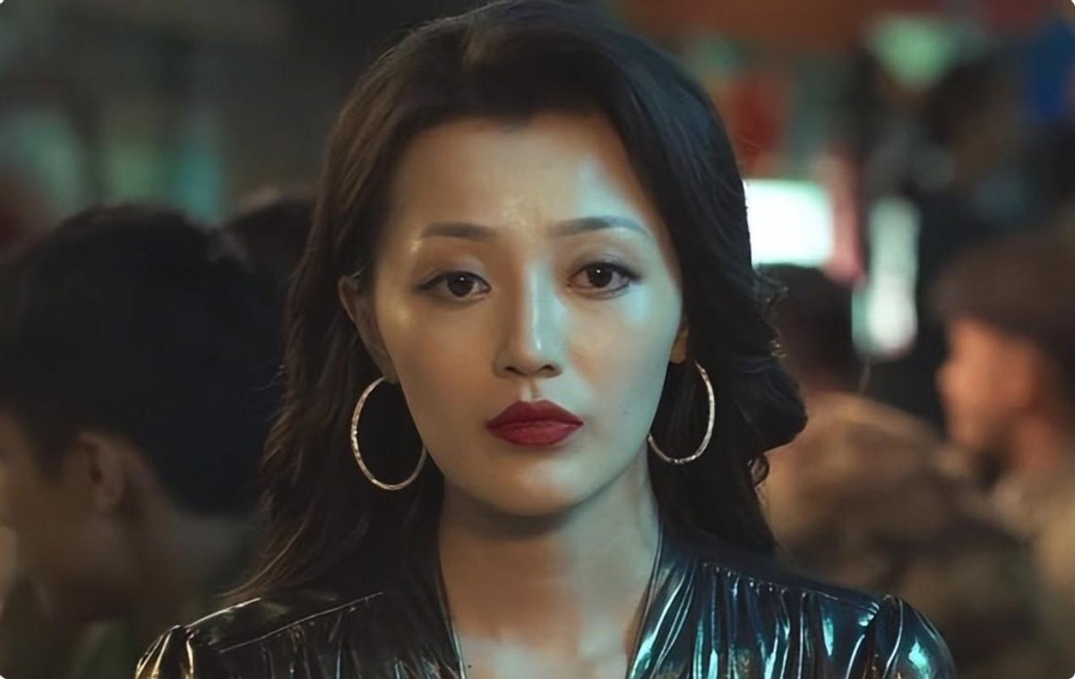 The big heroine in Jin Dong's "Bottom Line" has the face of Jun Zhixian ...