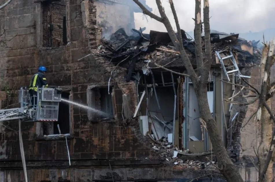 Explosions resounded in Kiev, the capital of Ukraine, and the Russian ...