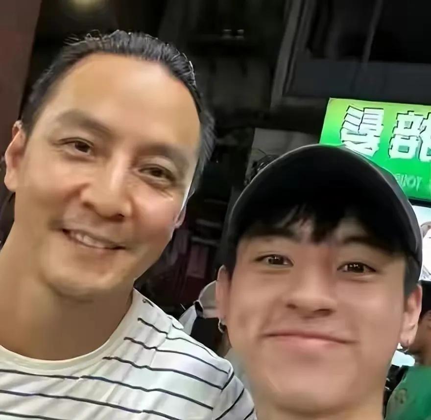 Recent photos of Wu Yanzu's return to Taipei have been exposed. He ...