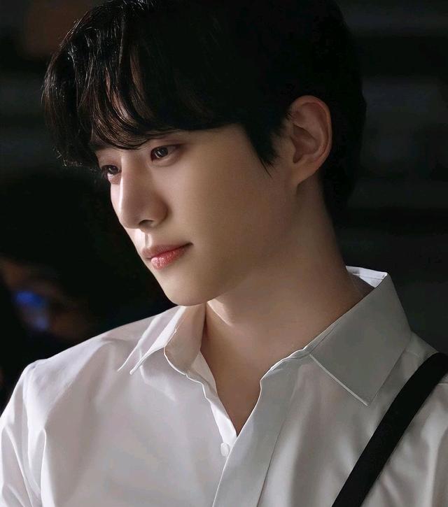 "Red Sleeves" counterattacked into a dark horse in ratings, and the ...