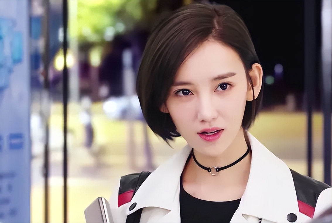 After the performance of "Si Teng" and "Meng Hua Lu", Li Muchen changed ...