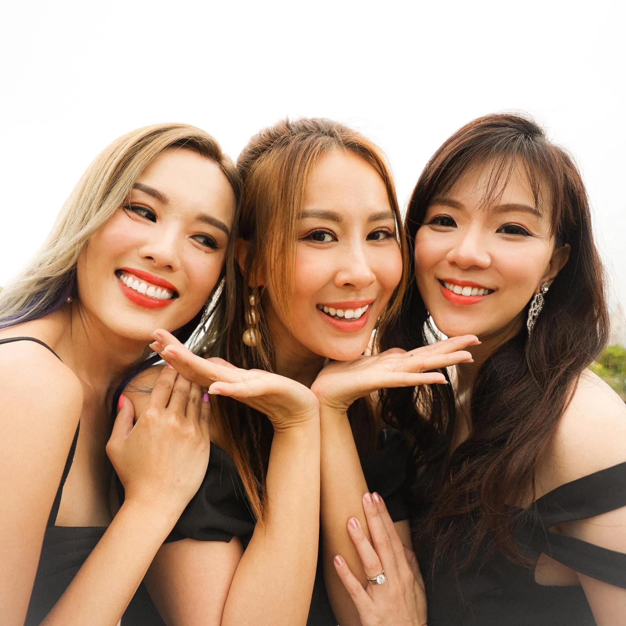 Gathering with Cao Minli and Qi Daidai, Yang Luoting posted a photo of ...