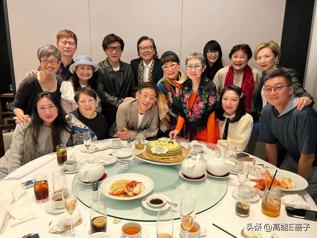 48 years of love!75-year-old David Jiang celebrates his wife's birthday ...