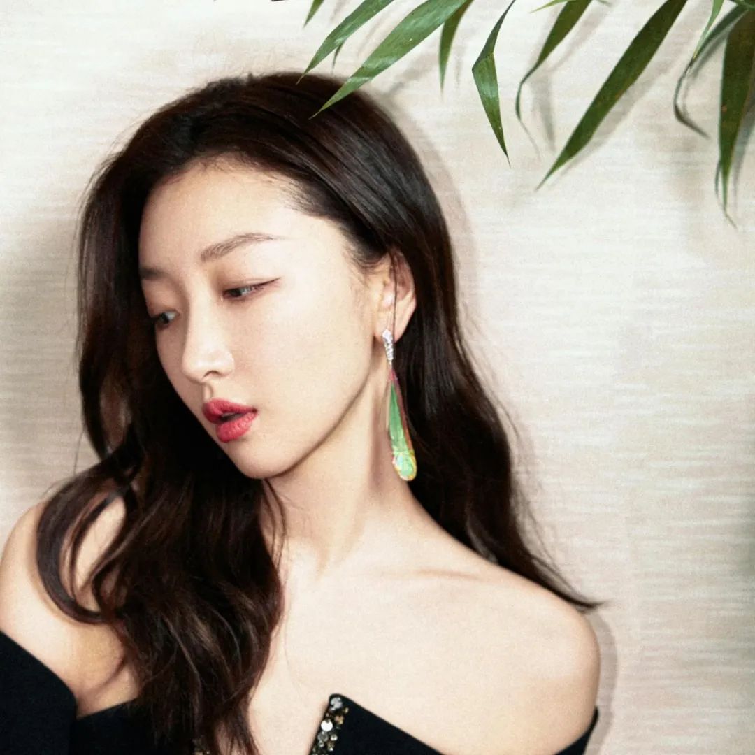 Little Gossip, Yang Mi, Zhou Dongyu, Wu Lei - iMedia