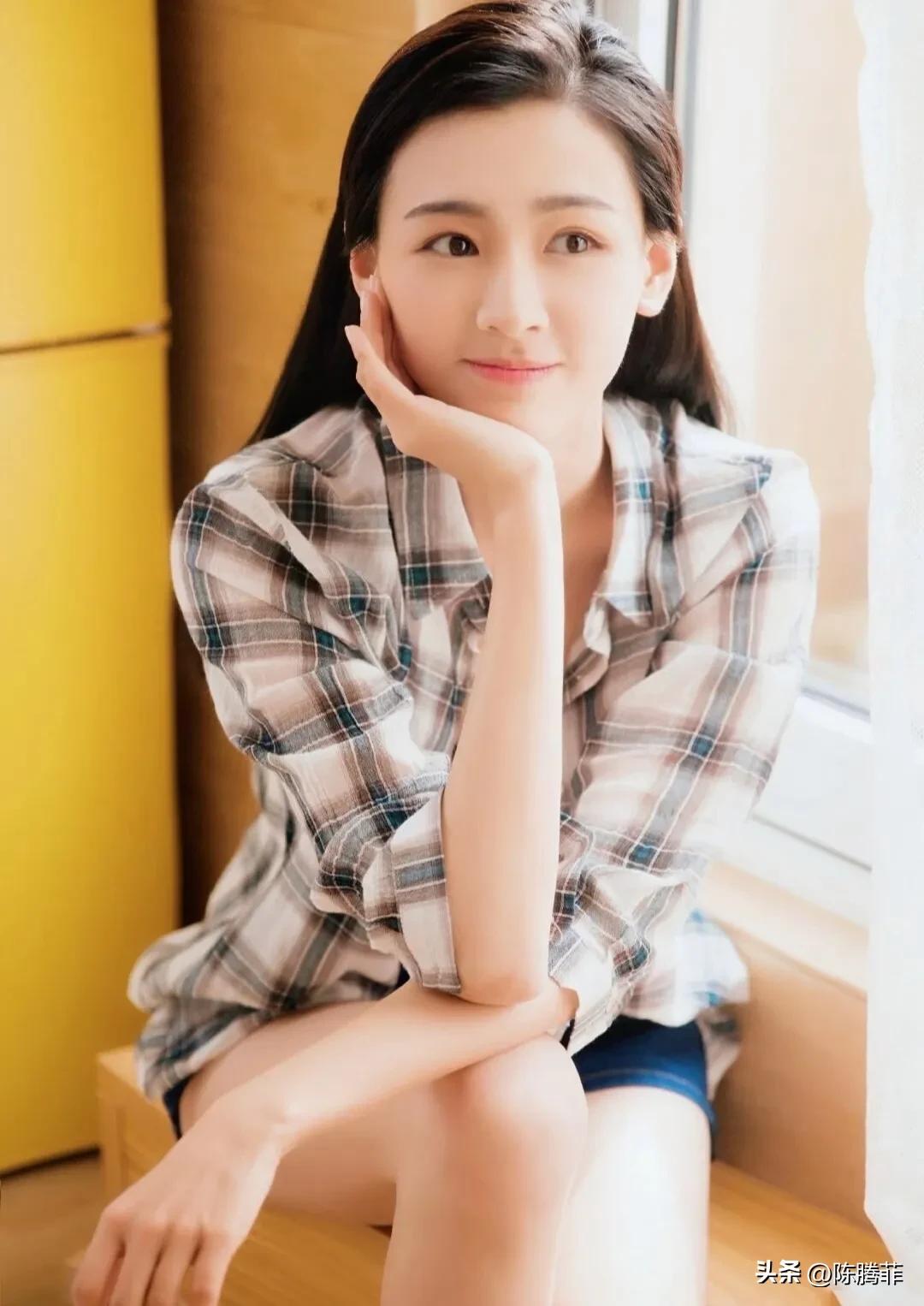 Ding Xiaoying is young and beautiful, beautiful and generous - iMedia