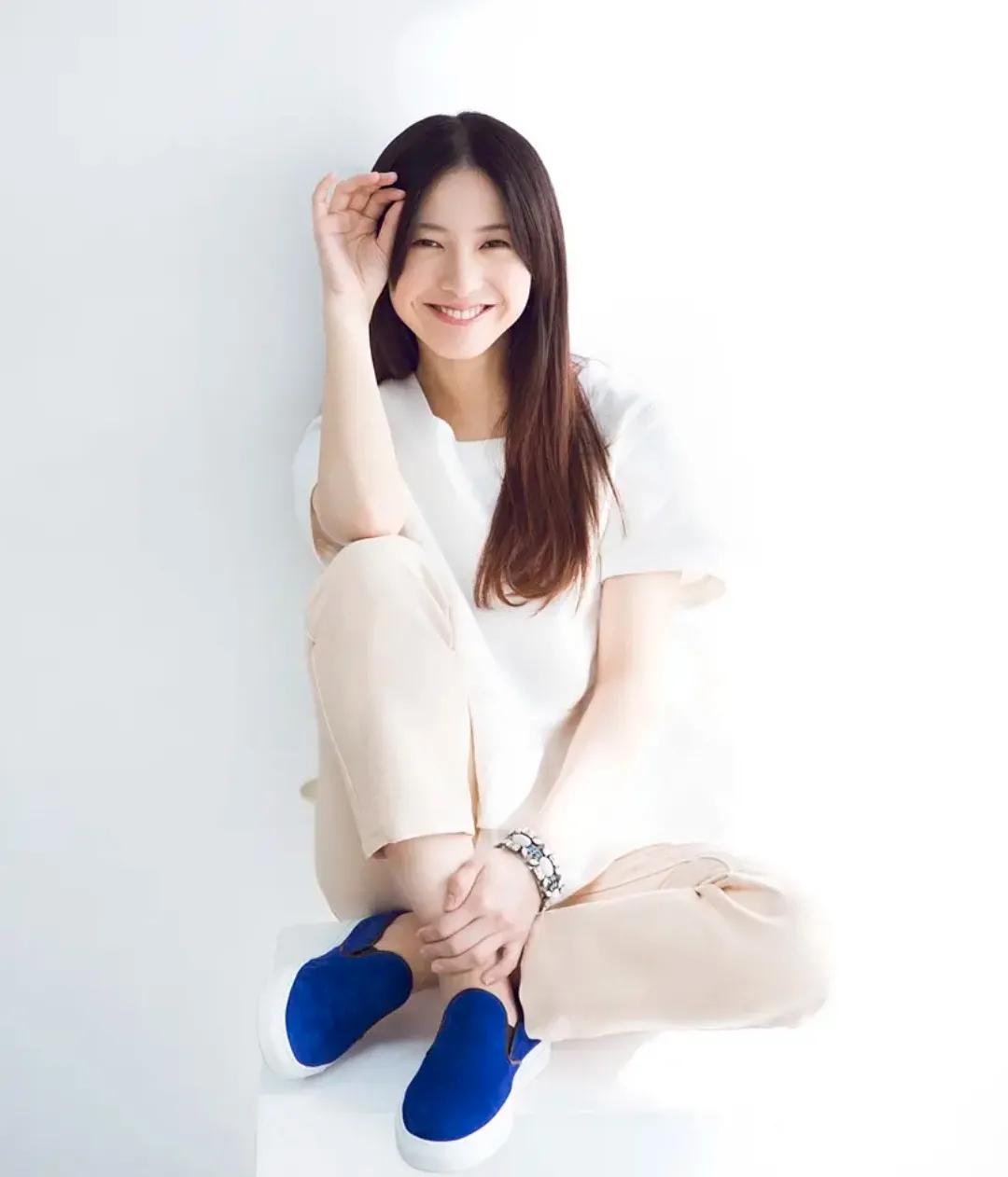 Yoshitaka Yuriko - iNEWS
