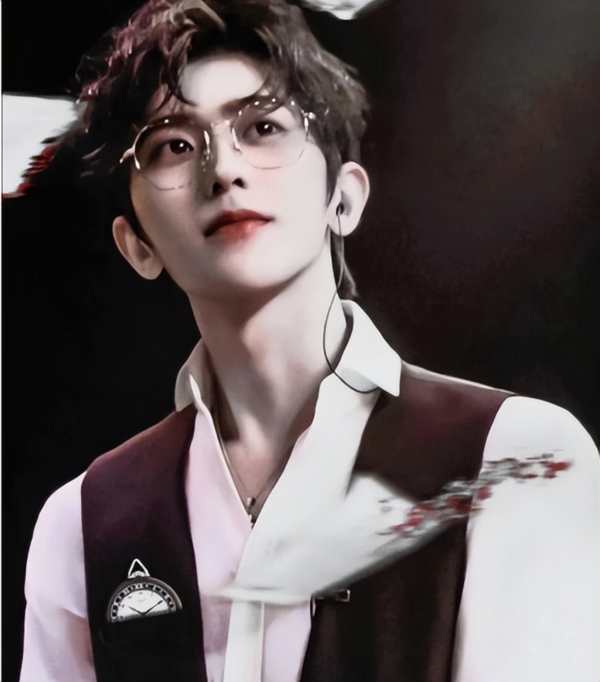 Laughing dead, without a single masterpiece, but being praised as the ...