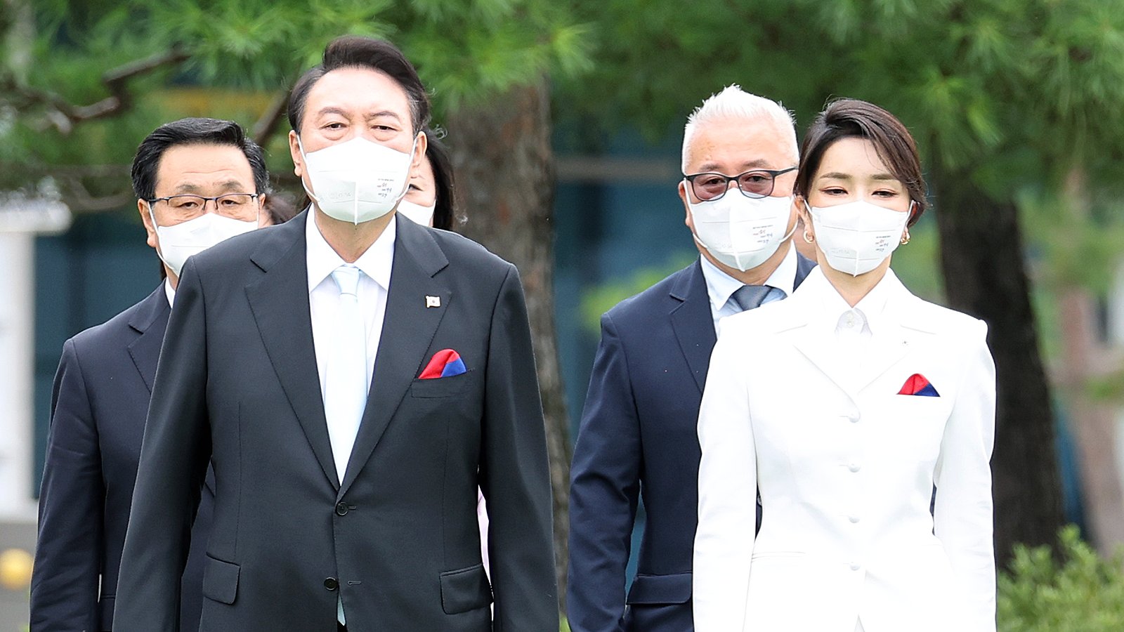 The 50-year-old first lady of South Korea is so beautiful!Wearing a ...