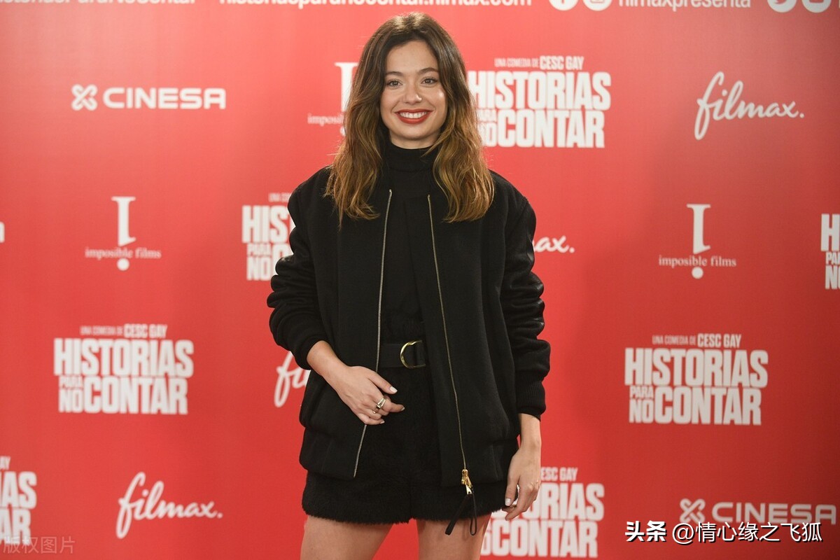 Ana Castillo wears a black jacket to the Madrid premiere of "The Untold ...