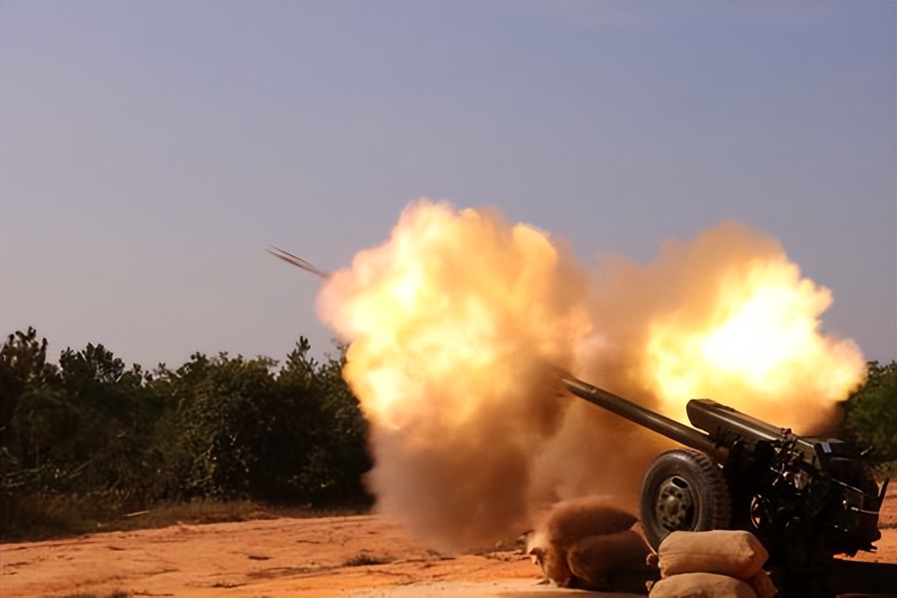 203mm cannon: Inheritance and challenge, one cannon can hit the ...