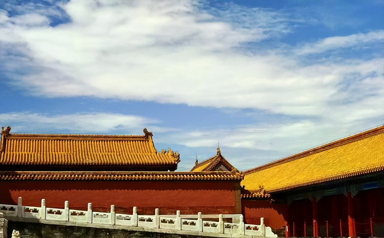Beijing Siheyuan - The Charm of Color - iNEWS