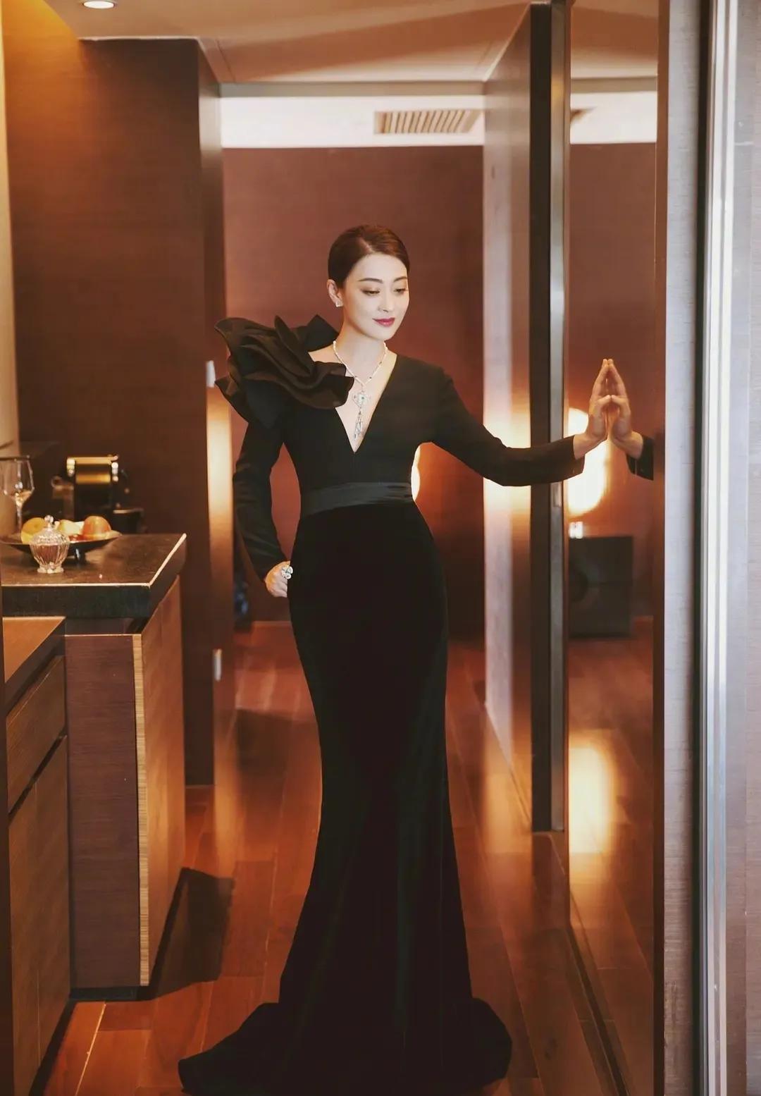 Mei Ting, a dignified and elegant actress - iNEWS