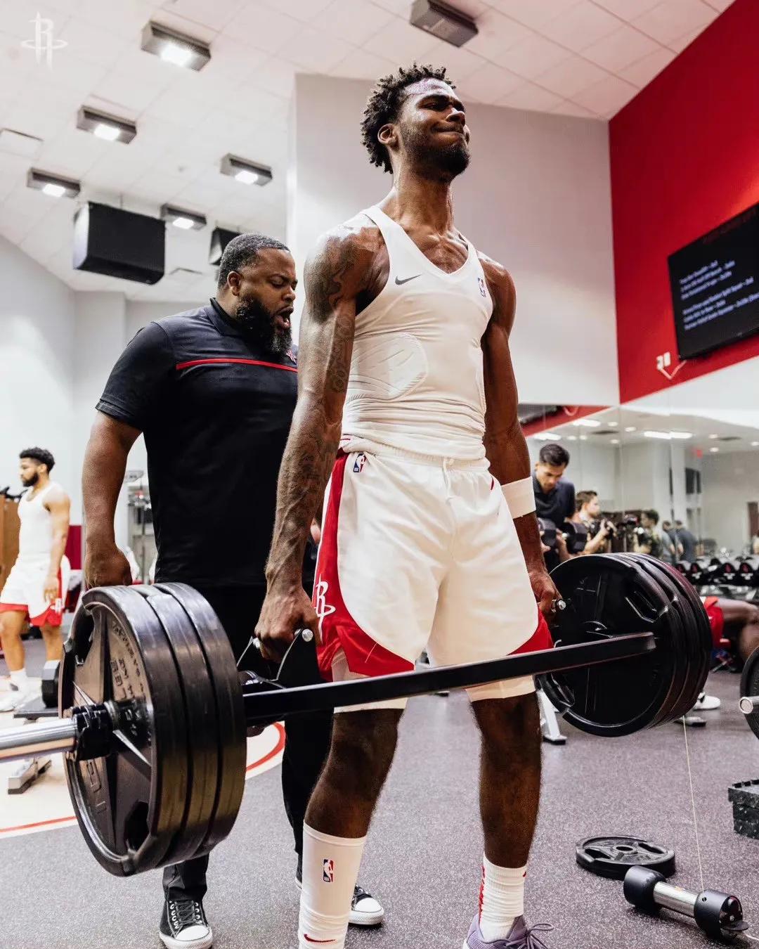 The No. 17 show Eason has both offense and defense, averaging 22 points ...