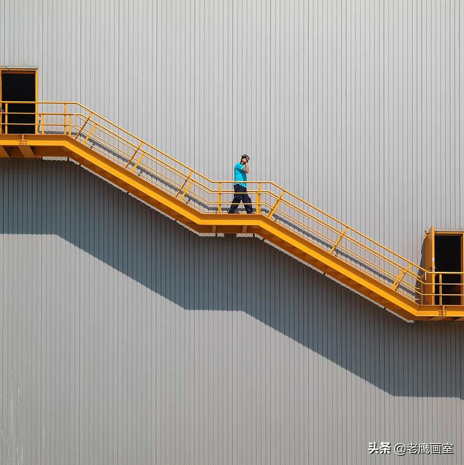 Emphasize lines and colors to create geometric, abstract cityscapes - iNEWS