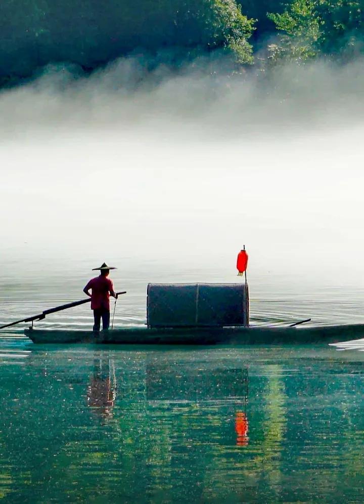 Sing and drive the boat - iNEWS