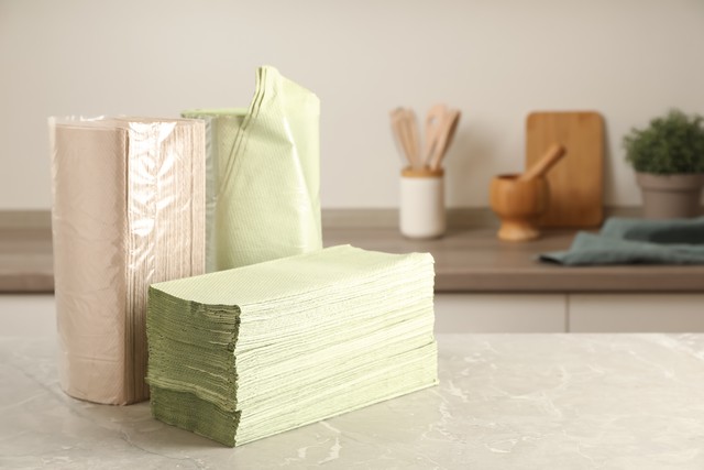 Whether it is better to use tissue paper or roll paper in daily life ...