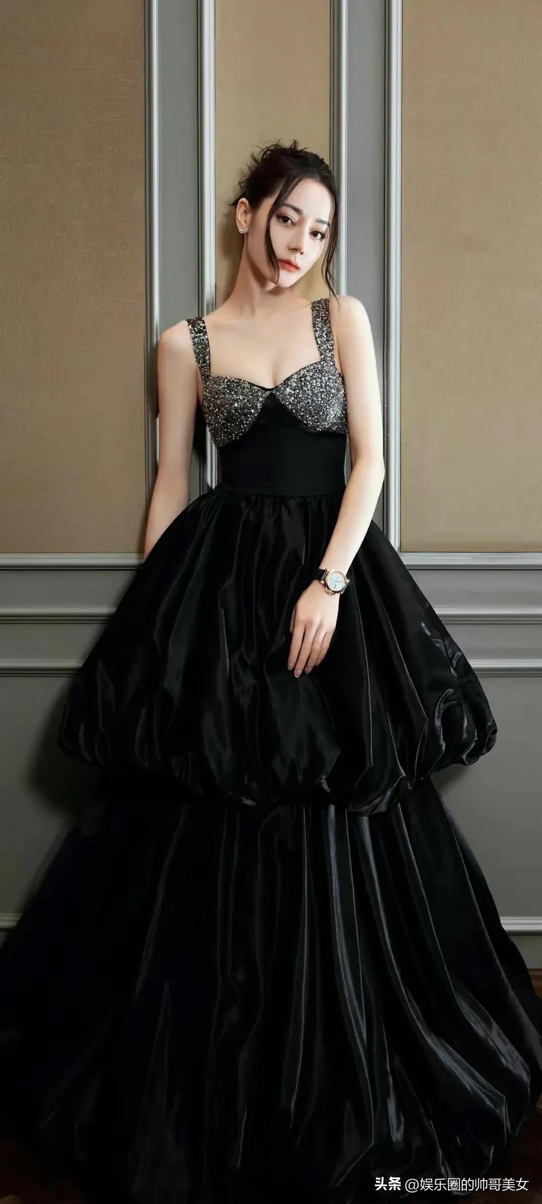 8 beautiful photos of Reba, all of which are collections - iMedia